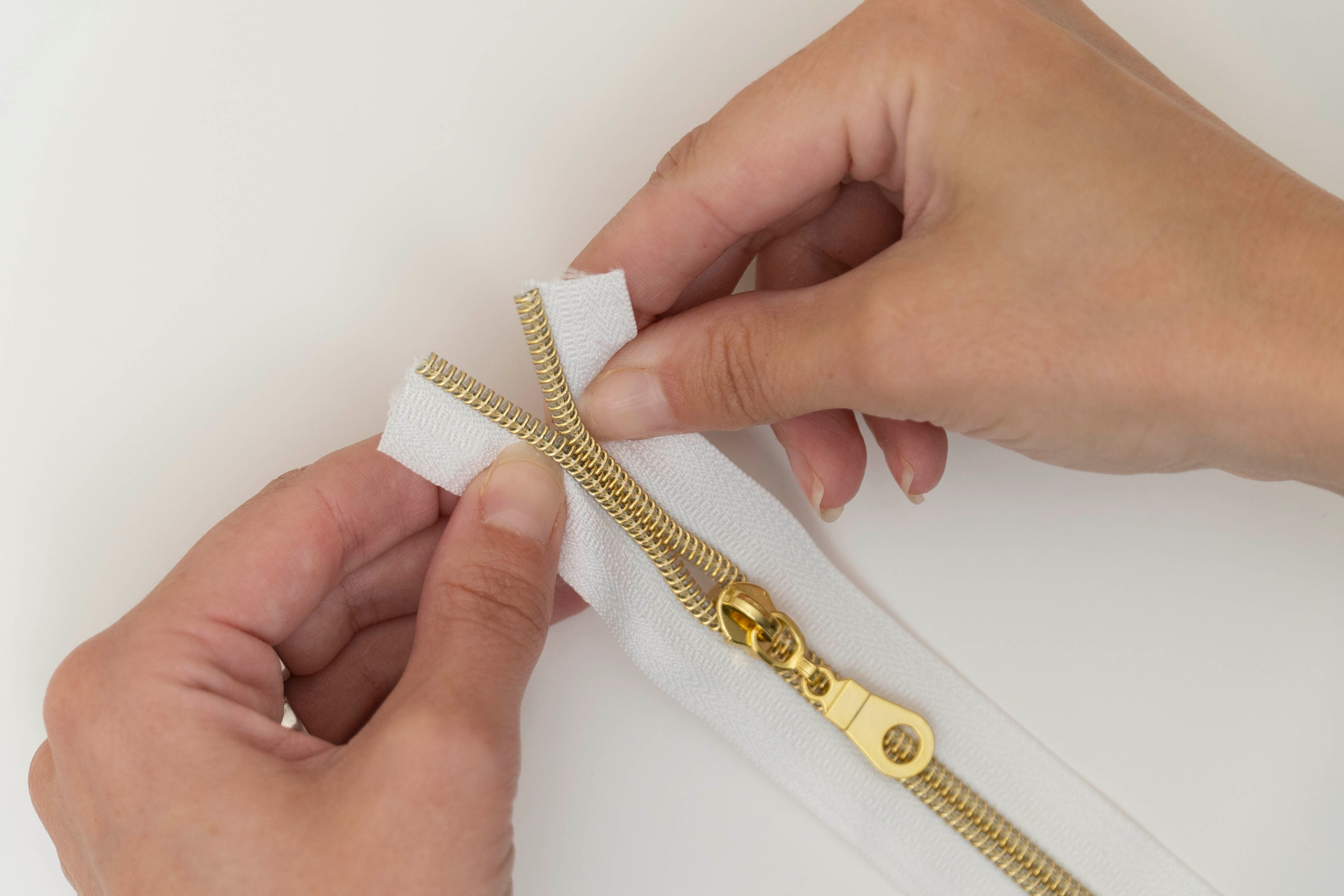 How to knit a zip back together – Molko Studios